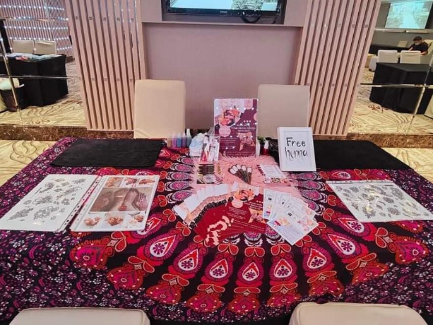 Henna Booth, Beauty & Personal Care, Hands & Nails on Carousell