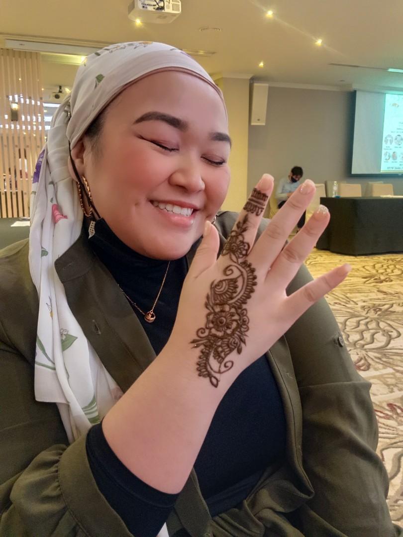 Henna Booth, Beauty & Personal Care, Hands & Nails on Carousell