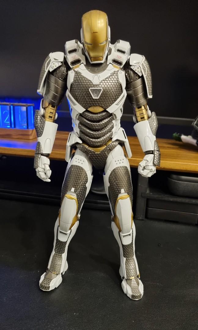 Hot Toys Starboost, Hobbies & Toys, Toys & Games on Carousell