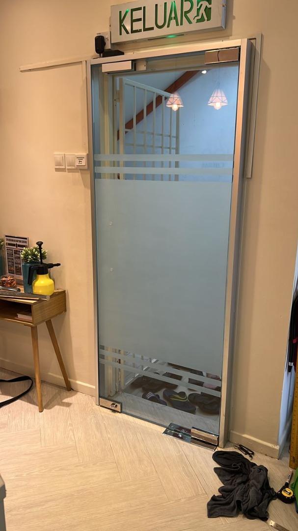 INSTALL FROSTED STICKER pelekat kabur frosted privasi, Services, Others ...