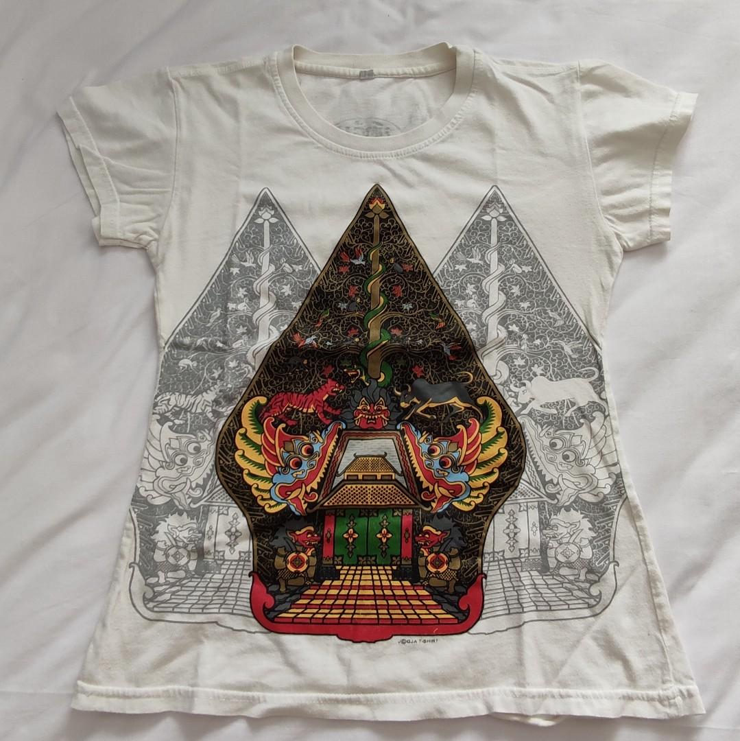 Kaos Wayang Jogja, Fesyen Wanita, Pakaian Wanita, Atasan di Carousell