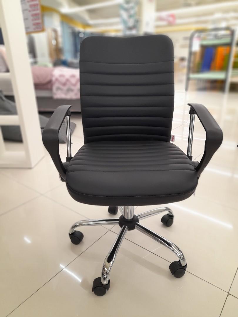 KURSI KANTOR HITAM CYRUS, Perabotan Rumah di Carousell