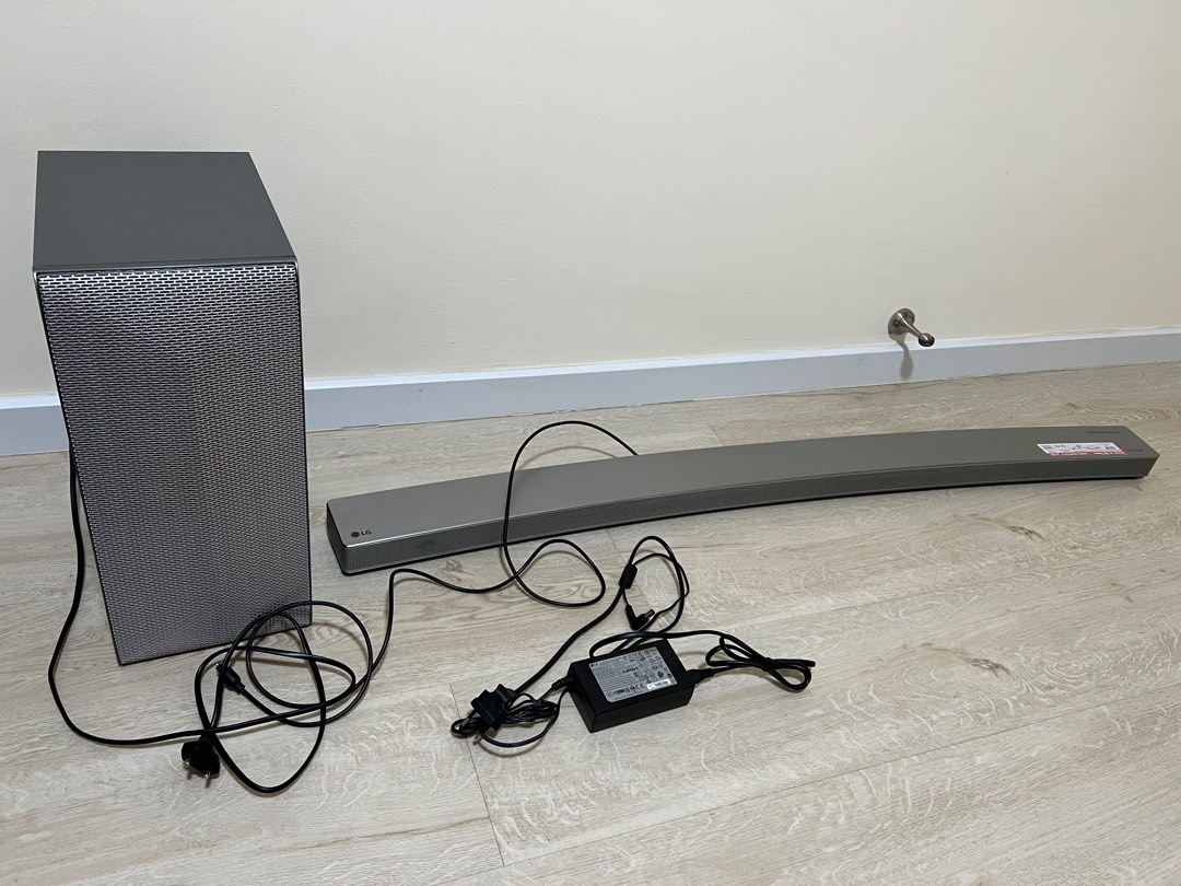 LG Curve Sound Bar & Woofer, Audio, Soundbars, Speakers & Amplifiers on ...