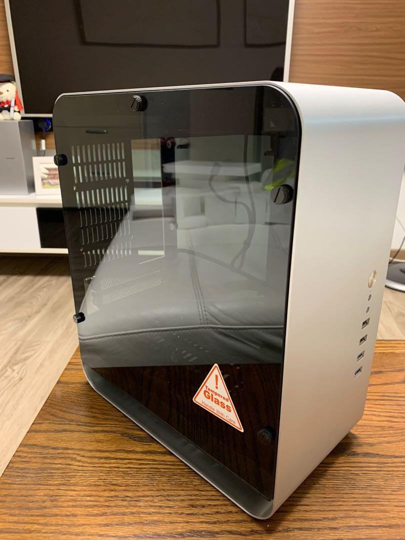 Like New, ITX PC Casing 2mm aluminium casing with 5mm tempered glass in ...