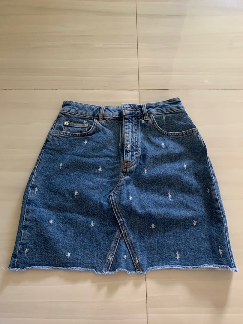 Maong Skirt, Women's Fashion, Bottoms, Skirts on Carousell