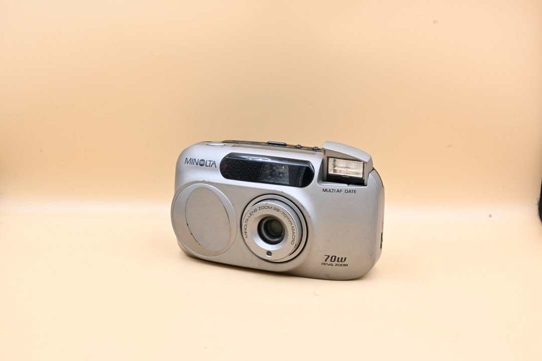 Minolta Riva Zoom 70w, Photography, Cameras on Carousell