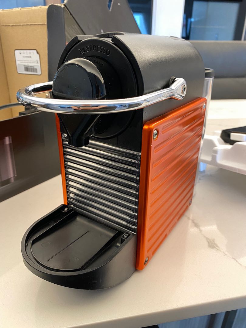 Nespresso Pixie red, TV & Home Appliances, Kitchen Appliances, Coffee ...