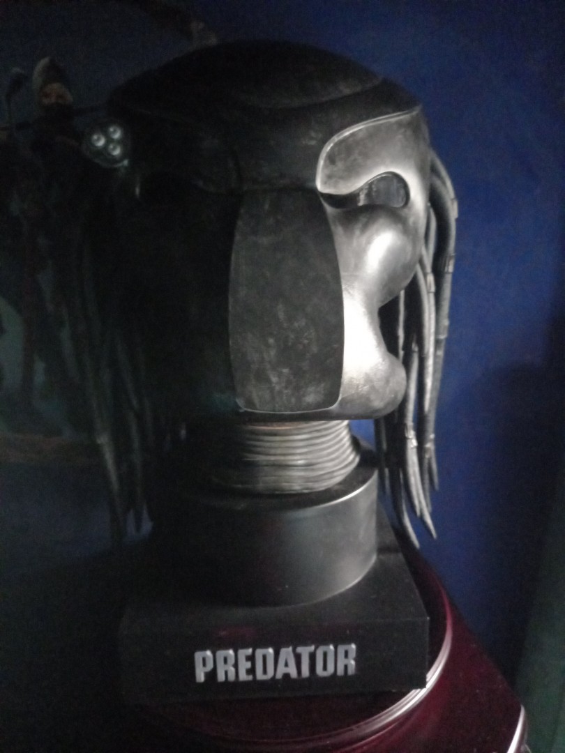 Predator head with mask, Hobbies & Toys, Toys & Games on Carousell