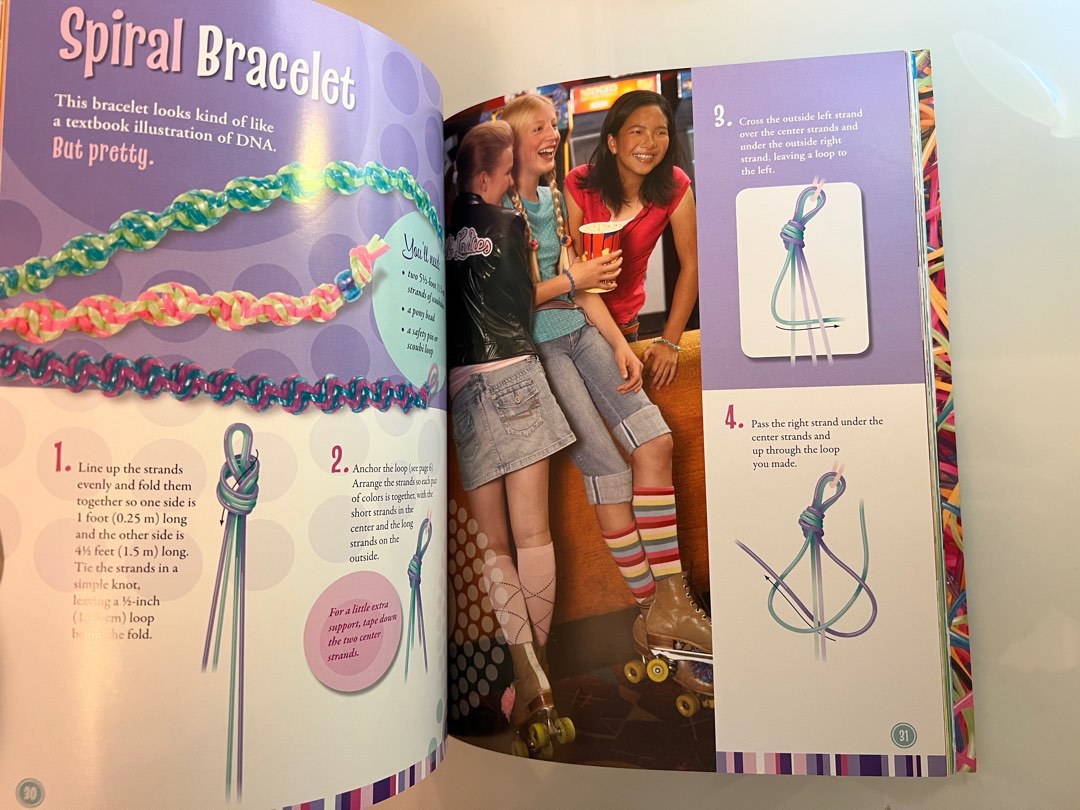 Scoubidou Book, 興趣及遊戲, 手作＆自家設計, 文具及工藝 - 手作 - Carousell