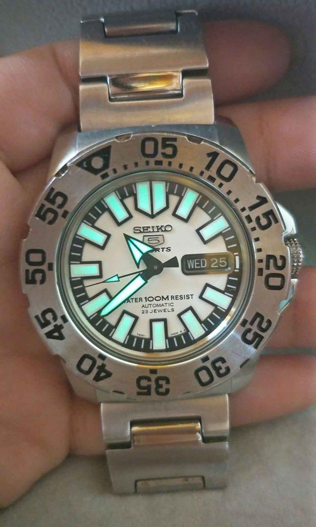 Seiko 5 Baby Monster Panda Diver SNZF45, Men's Fashion, Watches ...