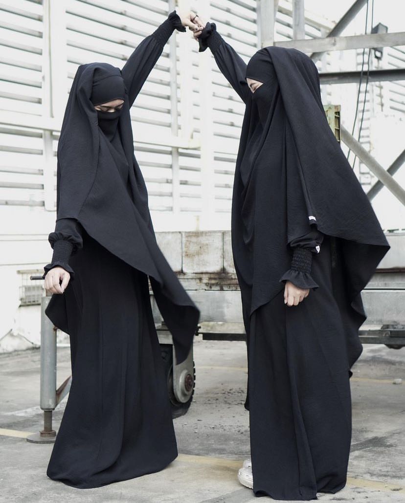 Set Khadeejah, Women's Fashion, Muslimah Fashion, Kaftans & Jubahs on ...