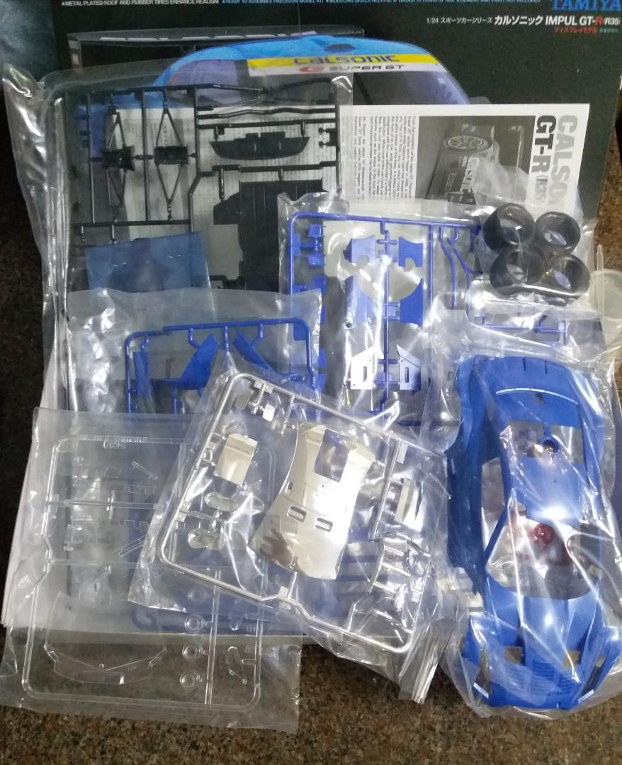 TAMIYA GTR R35 1/24. Calsonic, 興趣及遊戲, 玩具 & 遊戲類 - Carousell