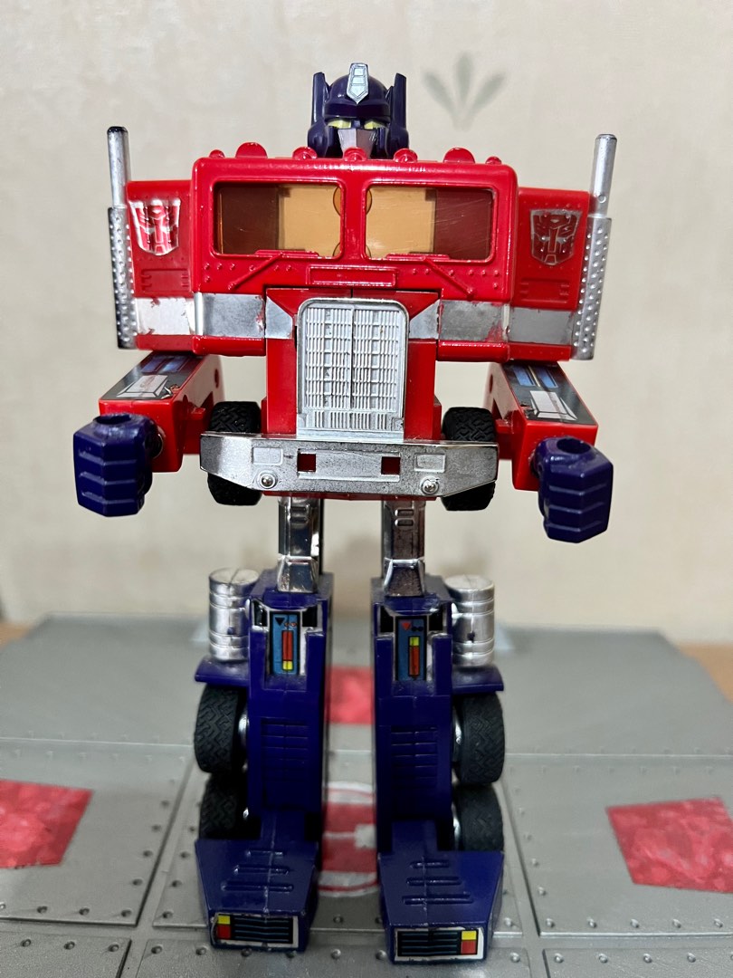 Vintage Optimus prime transformers, Hobbies & Toys, Toys & Games on ...