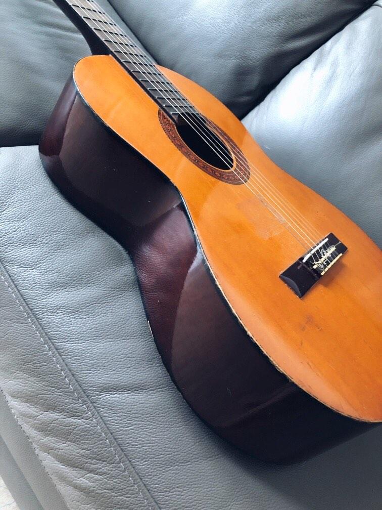 Yamaha C330 classical guitar, Hobbies & Toys, Music & Media, Musical ...