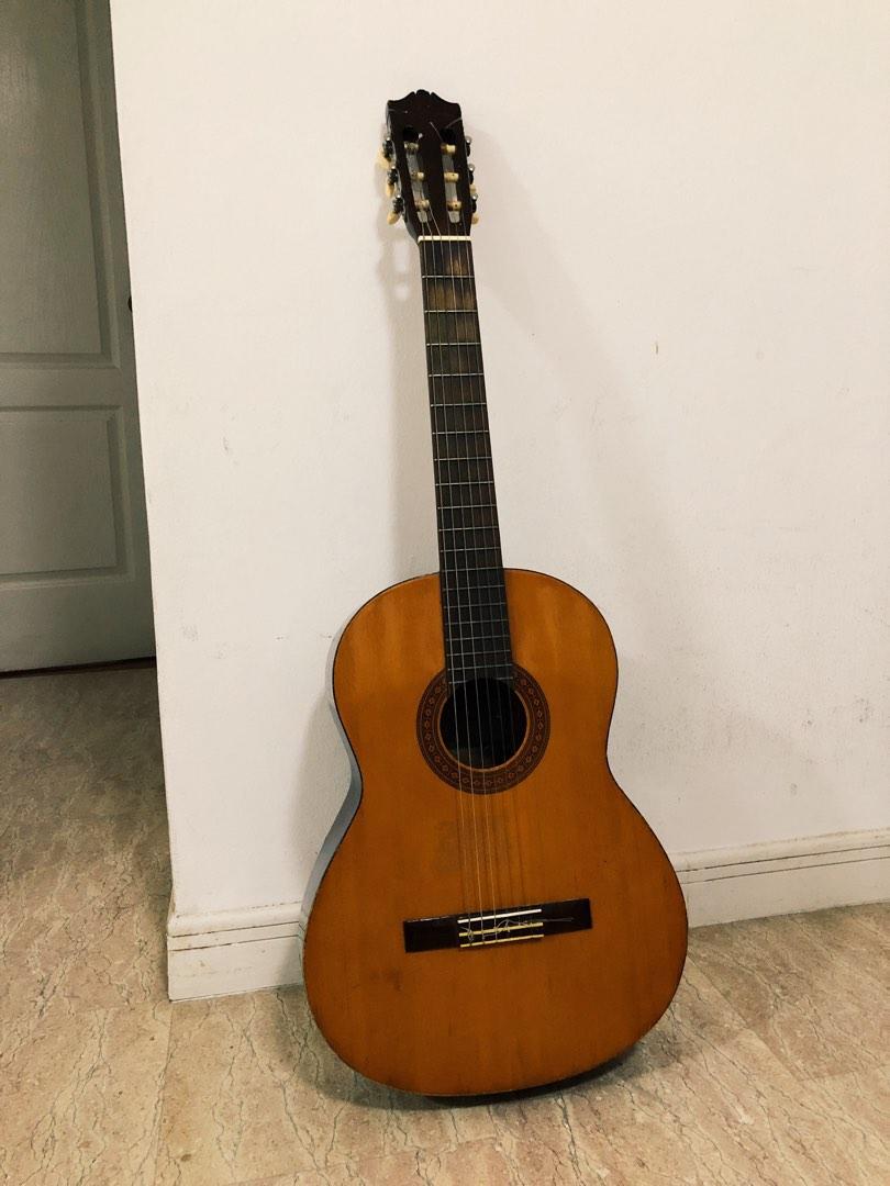 Yamaha C330 classical guitar, Hobbies & Toys, Music & Media, Musical ...
