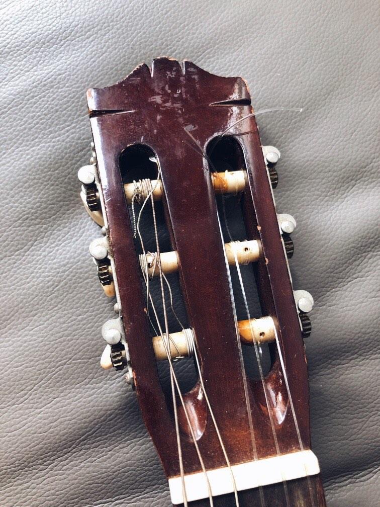 Yamaha C330 classical guitar, Hobbies & Toys, Music & Media, Musical ...