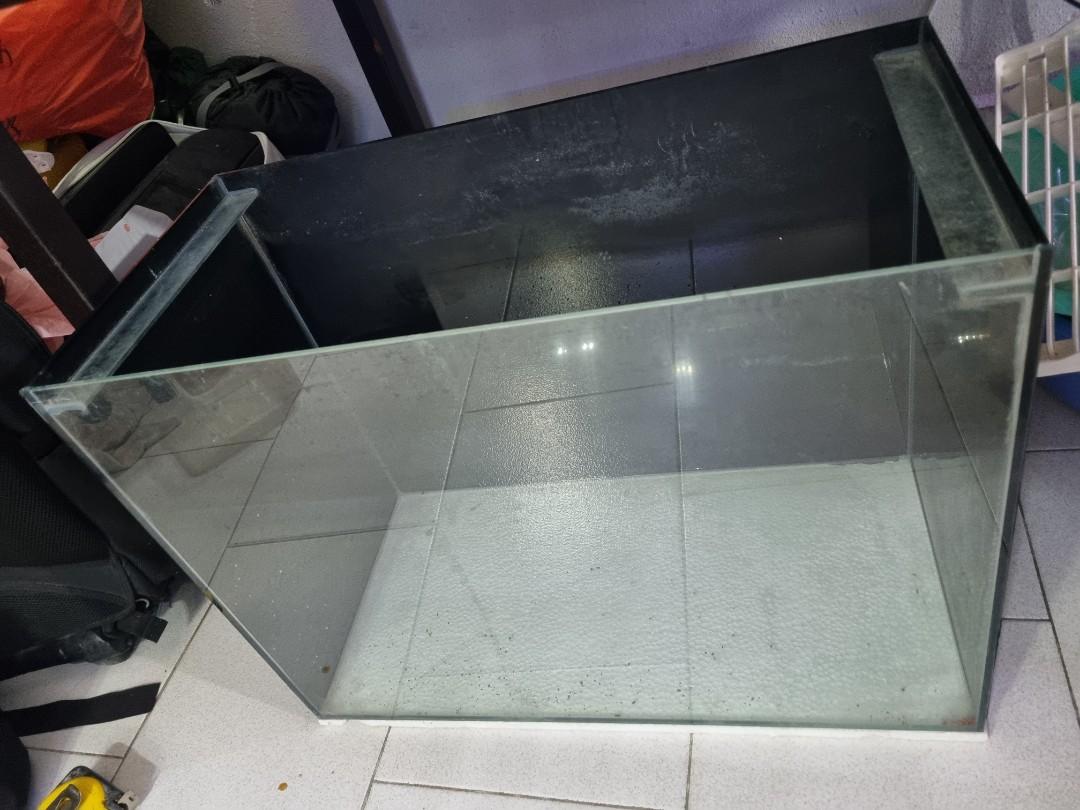 2FT FISH TANK (60CM(L) X 30CM(W )X 45CM(H)), Pet Supplies, Homes ...