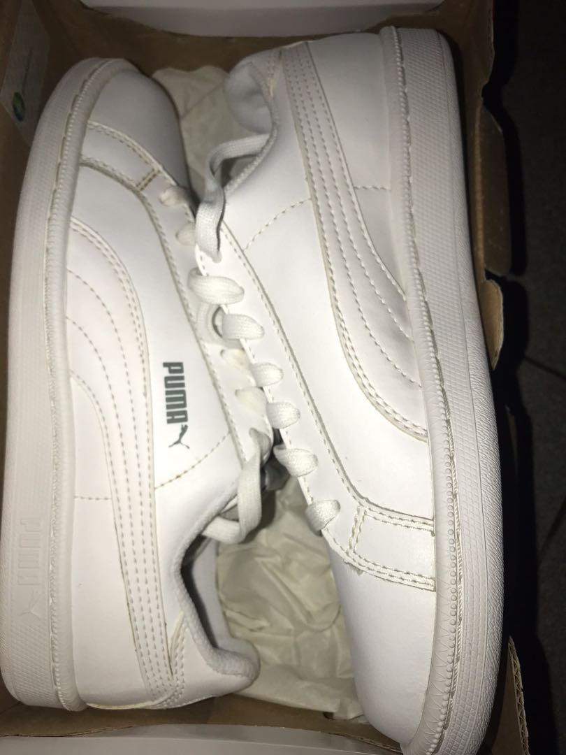 Authentic puma smash white, Women's Fashion, Footwear, Sneakers on ...