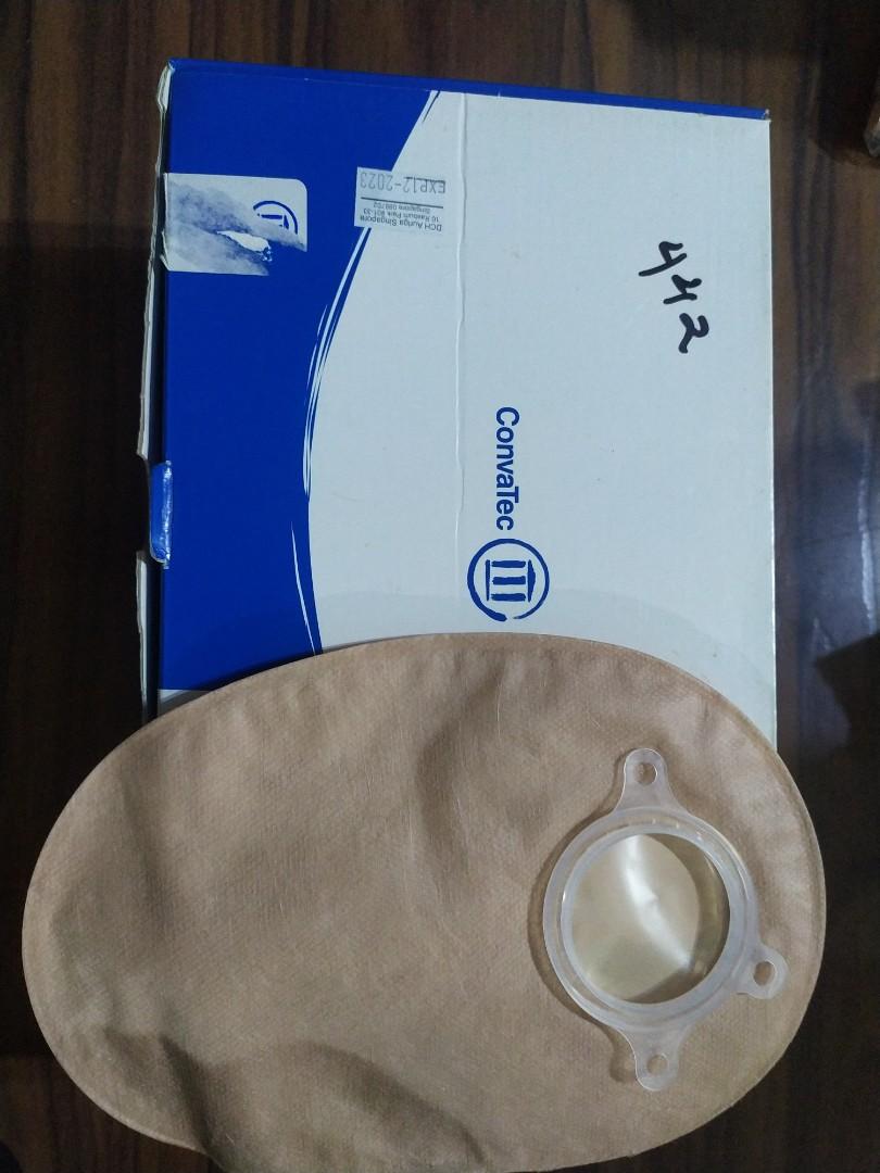 Convatec CoLostomy bag 416406, Health & Nutrition, Medical Supplies ...