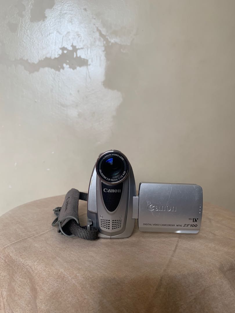 CANON MINI DV HANDYCAM, Photography, Video Cameras on Carousell