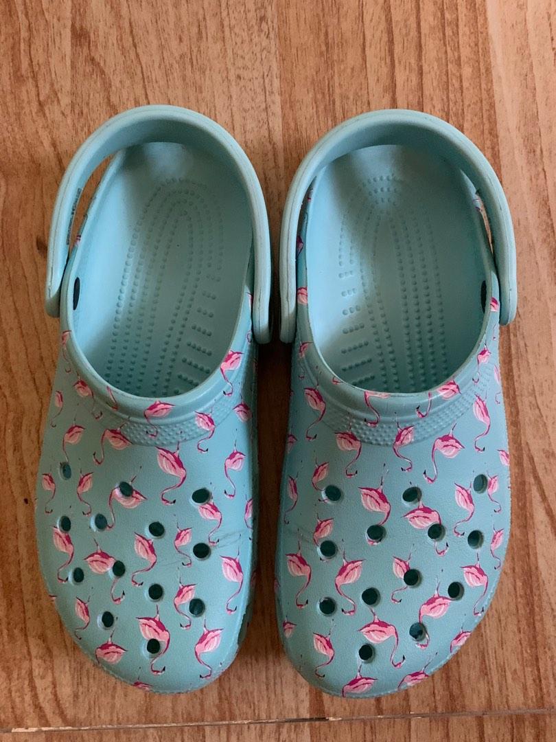 Crocs Vacay Vibes Clogs in Flamingo, Women's Fashion, Footwear ...