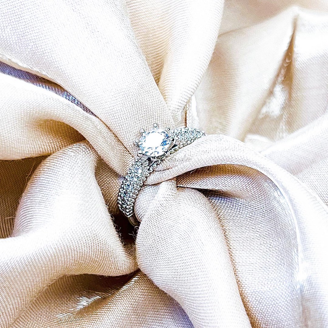 Dorothy - Ring (diamond simulant), Women's Fashion, Jewelry & Organisers, Rings on Carousell