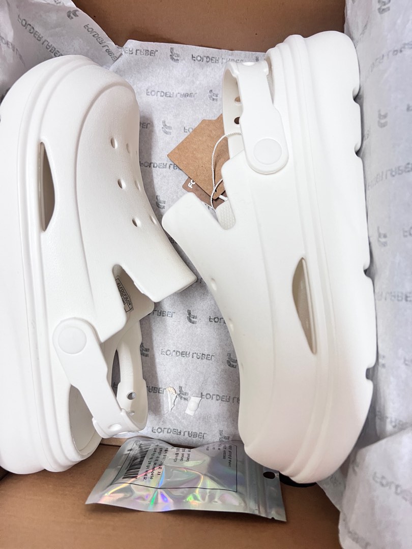 韓國全新鞋FOLDER LABEL CLOUD CLOG SANDAL, 女裝, 鞋, 波鞋 - Carousell