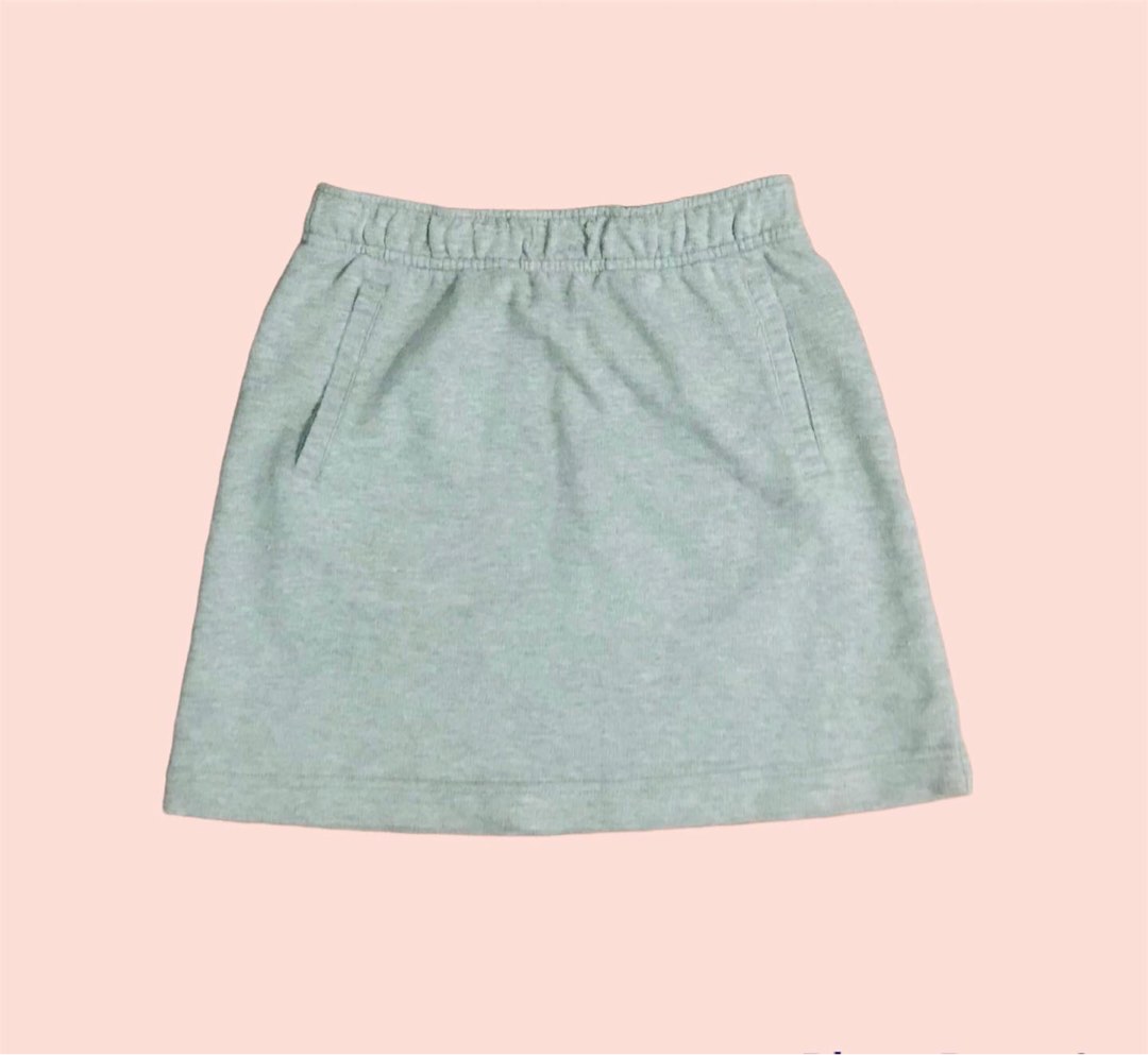 Garterized Uniqlo Kids Skirts (gray), Women's Fashion, Bottoms, Skirts ...