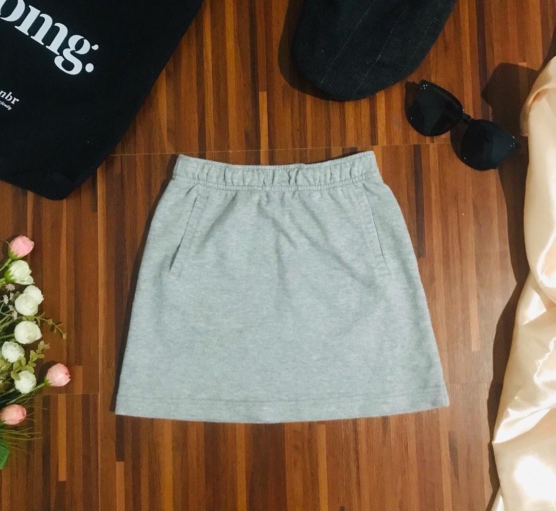 Garterized Uniqlo Kids Skirts (gray), Women's Fashion, Bottoms, Skirts ...