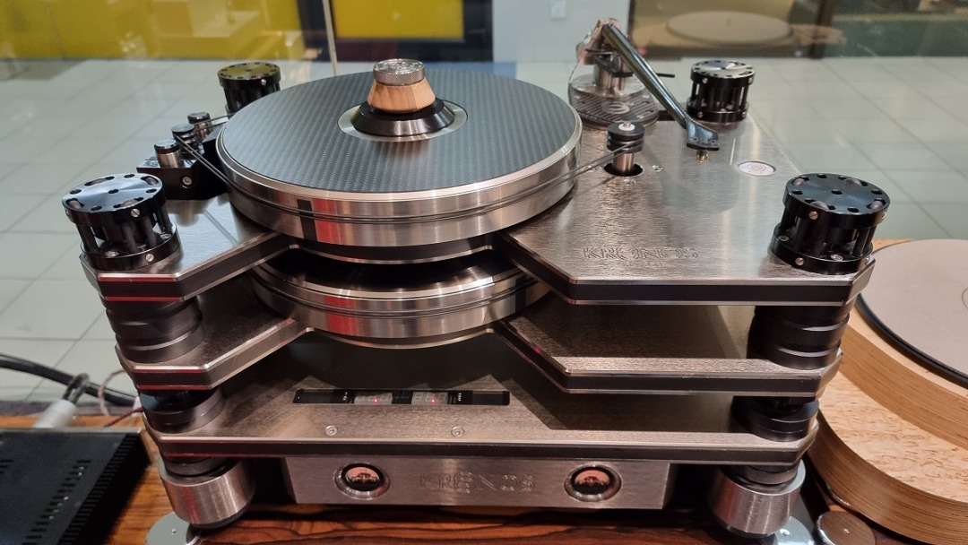 KRONOS Pro Turntable with SCPS PSU, Audio, Other Audio Equipment on ...