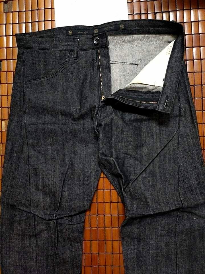 LOUNGE LIZARD ENGINEERED JEANS, Men's Fashion, Bottoms, Jeans on Carousell