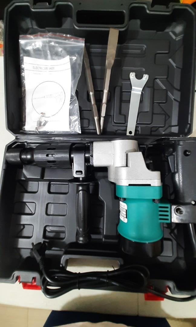 MAKITA CHIPPING GUN, Furniture & Home Living, Home Improvement ...