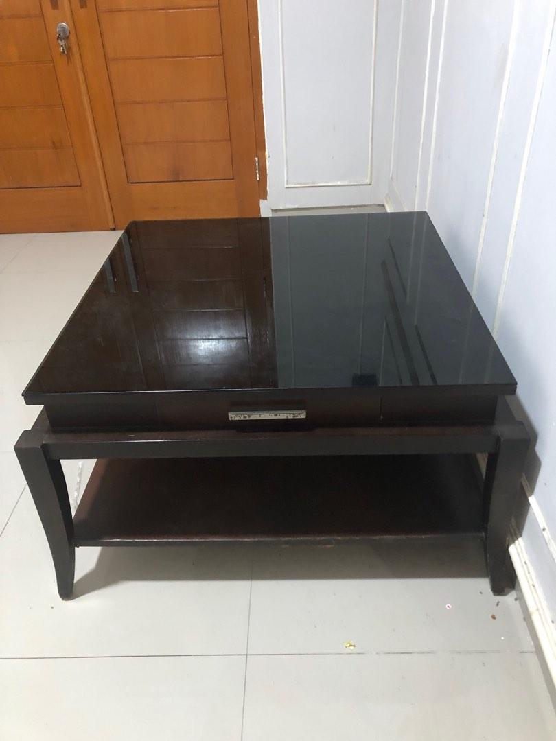 Meja Tamu Kotak Kayu Solid, Perabotan Rumah di Carousell
