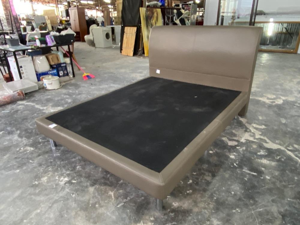 Modern Divan Fabric Queen Sized Bed Frame with Headboard / Rangka Katil ...