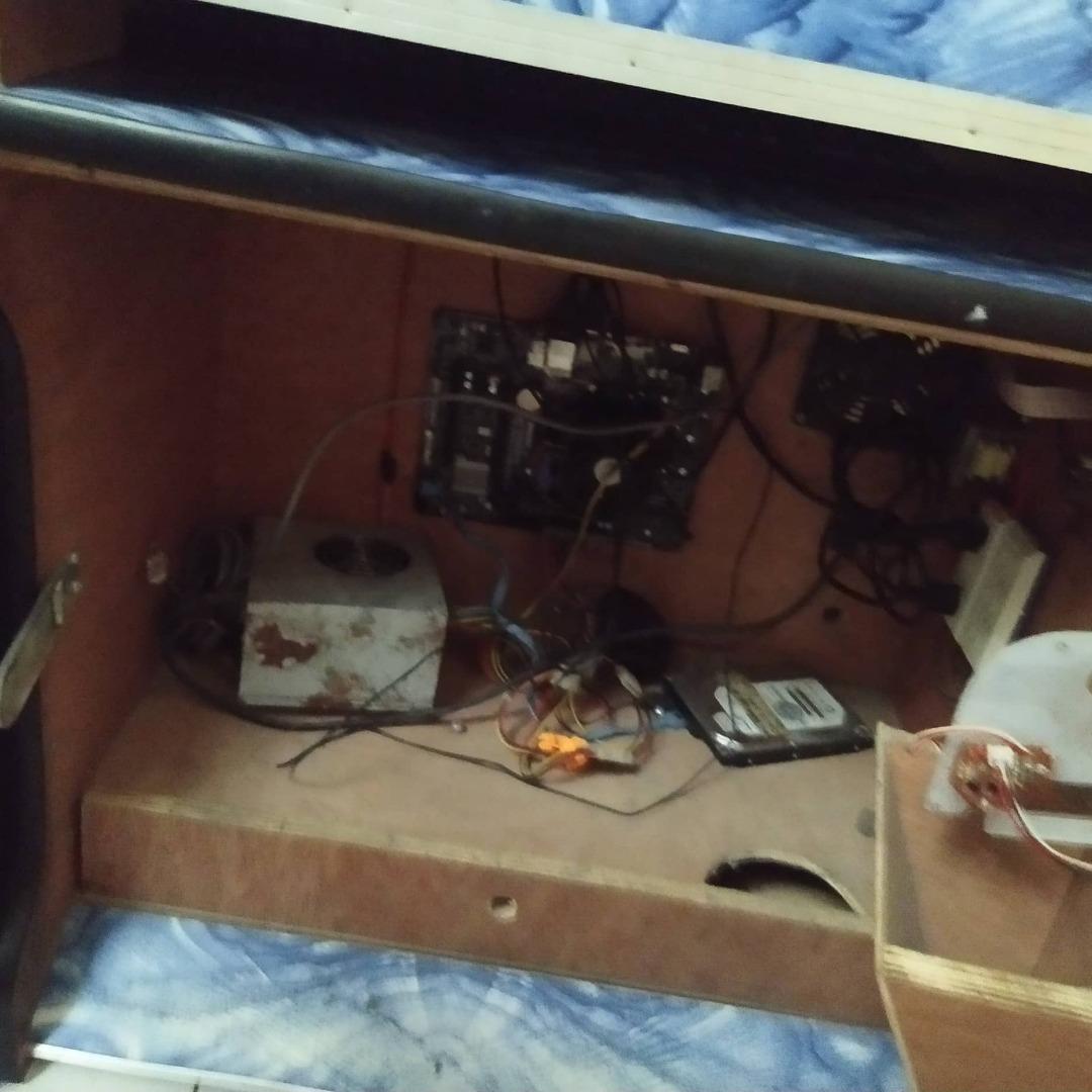 pisonet with box and arcade controller, Computers & Tech, Desktops on ...