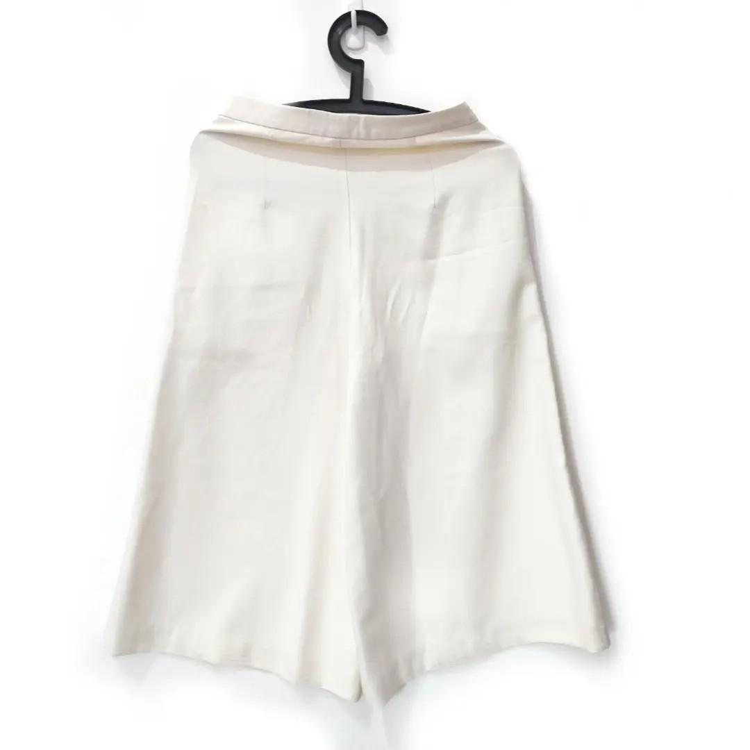 Pomelo white culotte, Fesyen Wanita, Pakaian Wanita, Bawahan di Carousell