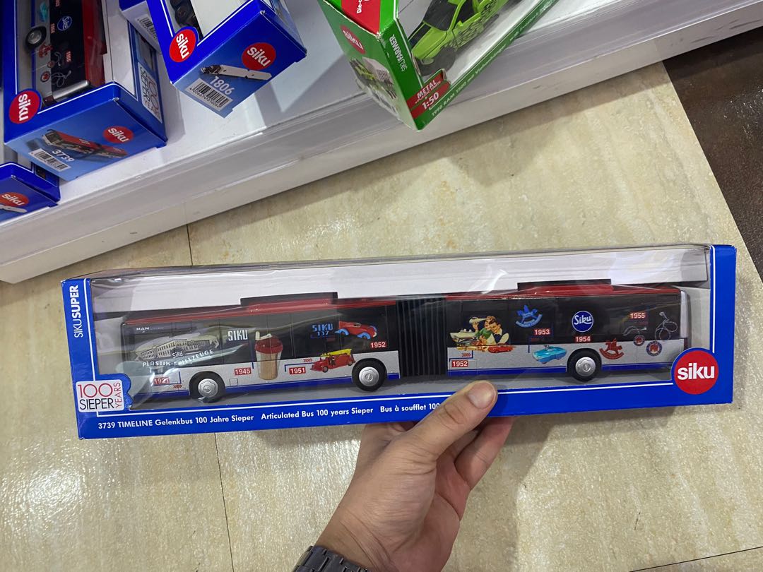SIKU紀念車 歷史巴士車 No.3739 (siku小汽車), 家具及居家用品, 戶外家具在旋轉拍賣