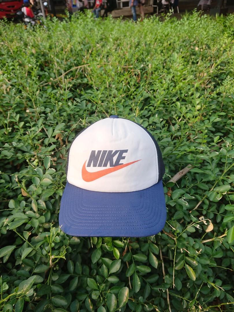 Topi nike vintage original, Fesyen Pria, Aksesoris, Topi di Carousell