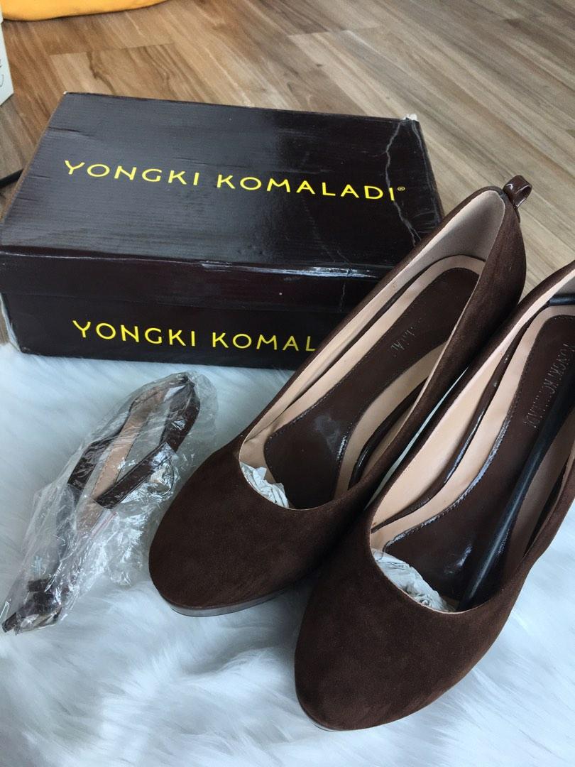 Yongki Komaladi Heels Bludru Brown // High Heels // Yongki Komaladi ...