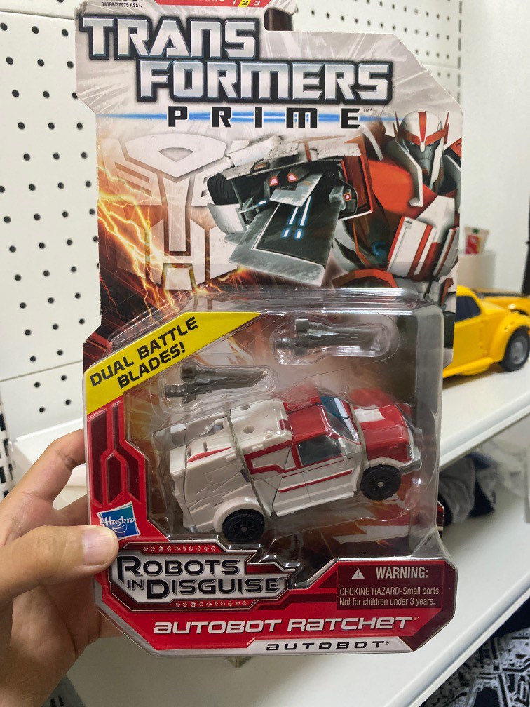 變形金剛 transformers tfp 救護車 ratchet, 興趣及遊戲, 玩具 & 遊戲類 - Carousell