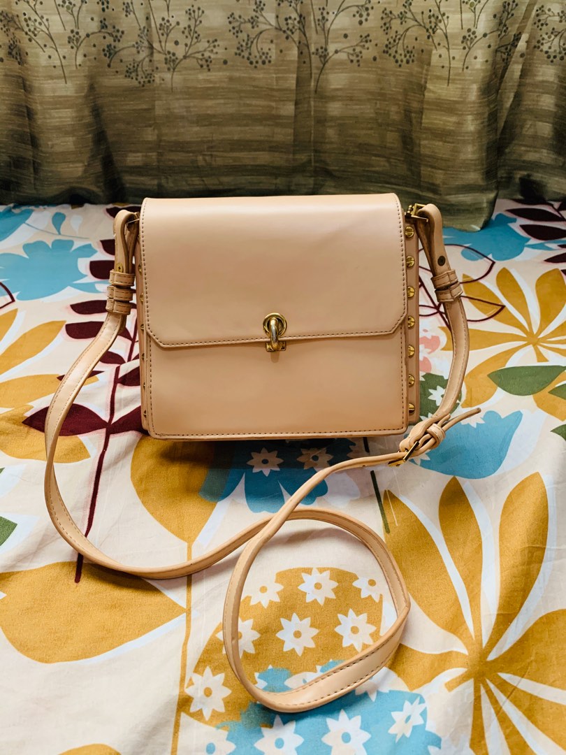 Charles&keith box type, Women's Fashion, Bags & Wallets, Cross-body ...