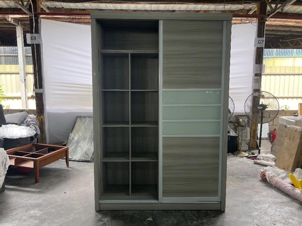 Classic Modern Style Sliding Wardrobe White Colour / Almari Pakaian ...