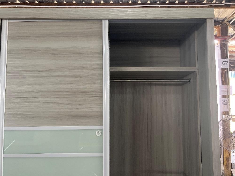 Classic Modern Style Sliding Wardrobe White Colour / Almari Pakaian ...