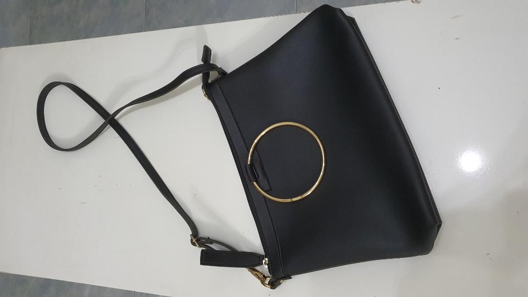 Elegant and Smart Shoulder Bag, Women's Fashion, Bags & Wallets, Shoulder Bags on Carousell