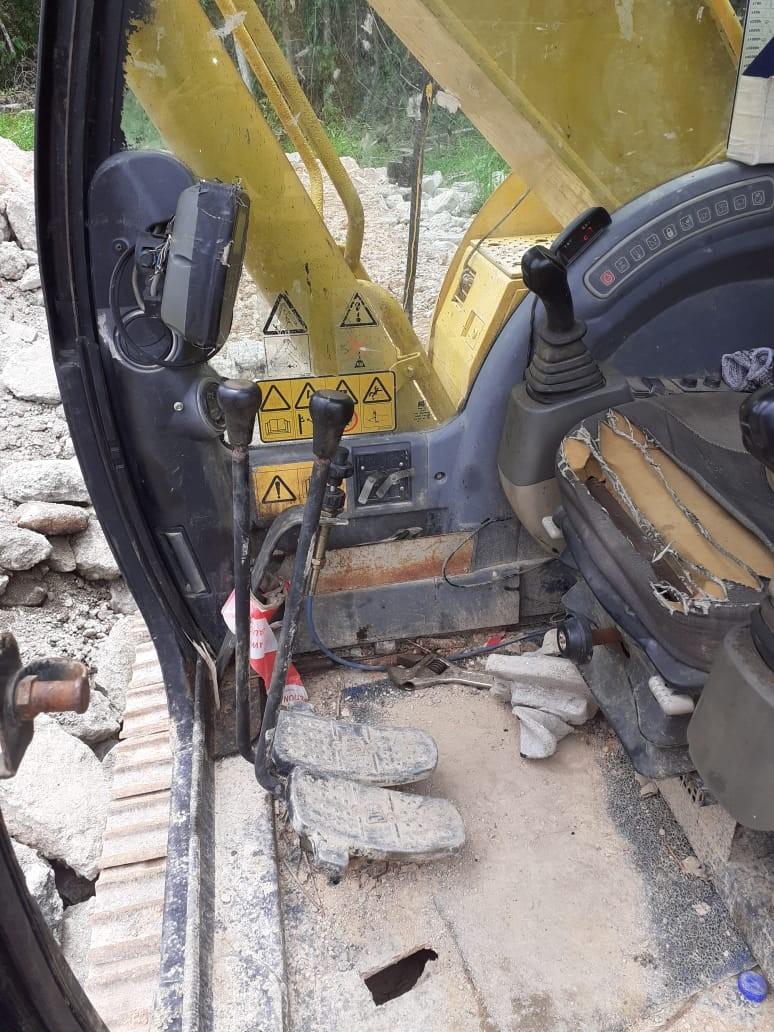 Excavator JCB JS200, Everything Else, Others on Carousell