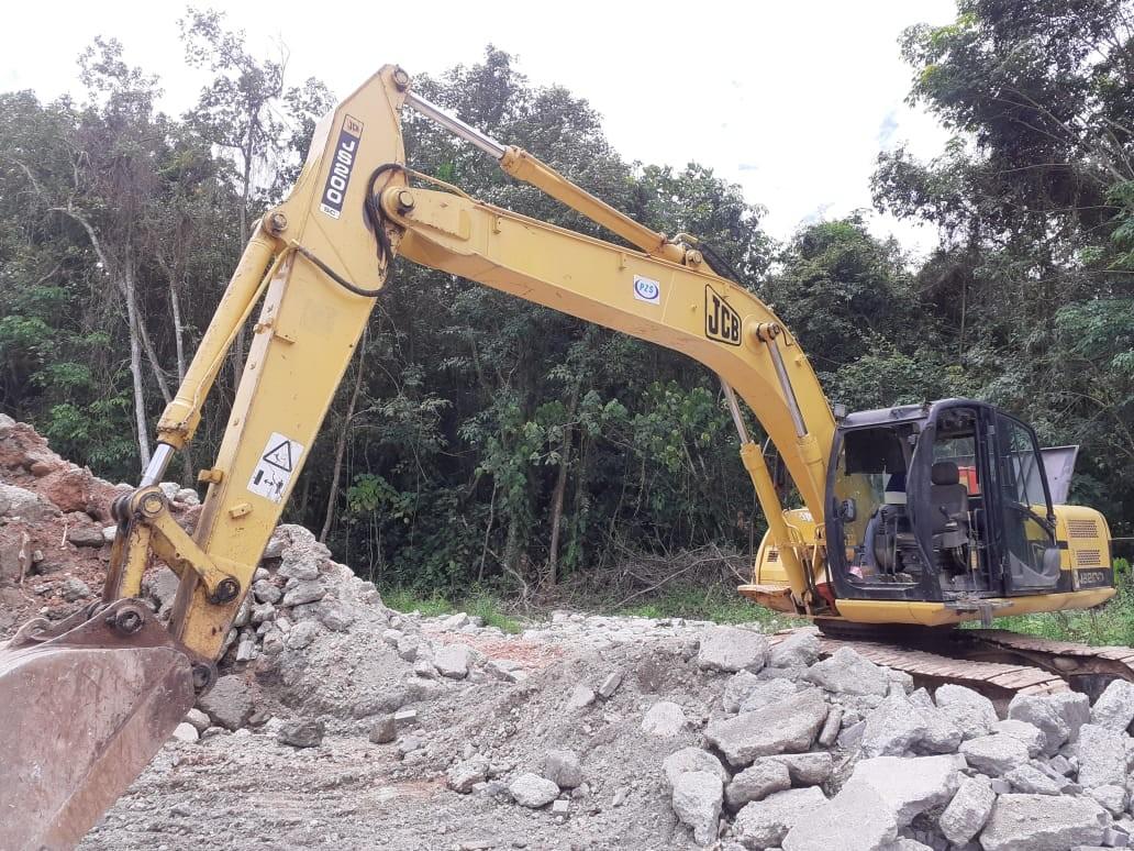 Excavator JCB JS200, Everything Else, Others on Carousell