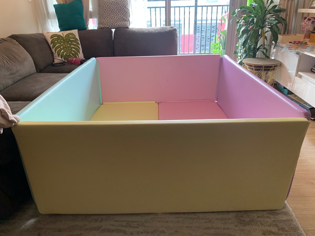 Foldaway bumper mat, Babies & Kids, Infant Playtime on Carousell