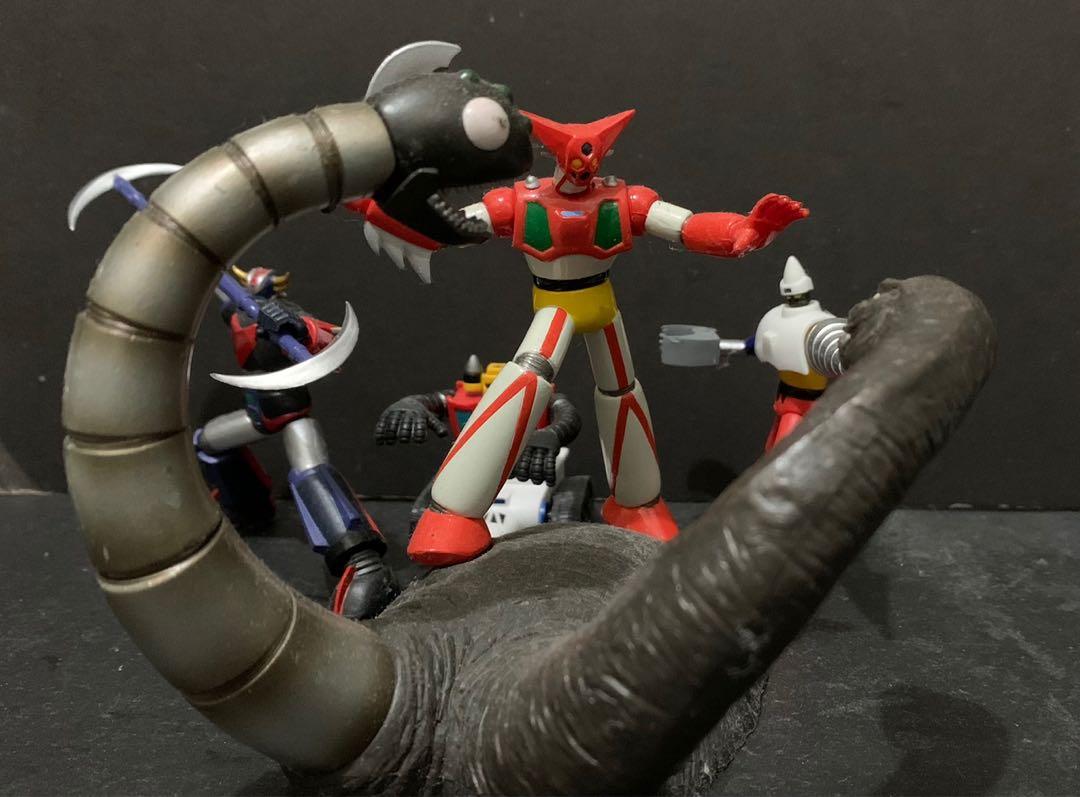 Getter Robo and Mechasaurus Zuu mini diorama with Grendaizer Super ...