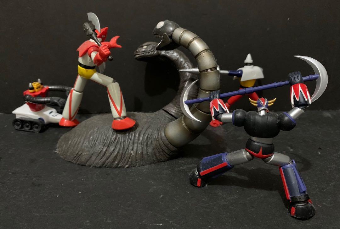 Getter Robo and Mechasaurus Zuu mini diorama with Grendaizer Super ...