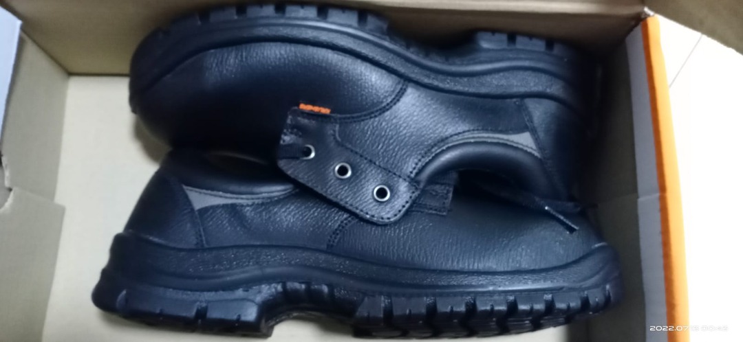 KRUSHERS ALASKA SAFETY BOOT _ SIZE 9/EU 43, Men's Fashion, Footwear ...